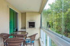 Apartamento básico | Opções para refeição ao ar livre