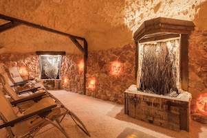 Sala(s) para tratamentos a casais, sauna, banheira de hidromassagem