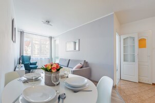 Apartamento (14) | 1 quarto, secretária adequada para computadores portáteis 