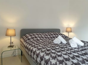 Quarto Familiar, kitchenette | Minibar, com decoração personalizada, com mobília individualizada 