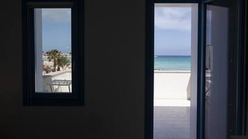 Casa familiare, 2 camere da letto, vista mare | 3 quartos, individualmente decorados, individualmente mobiliados