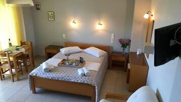 Cofre no quarto, cortinas/cortinados opacos, Wi-fi grátis