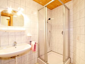 Casa | Casa de banho | Uma banheira, toalhas fornecidas 