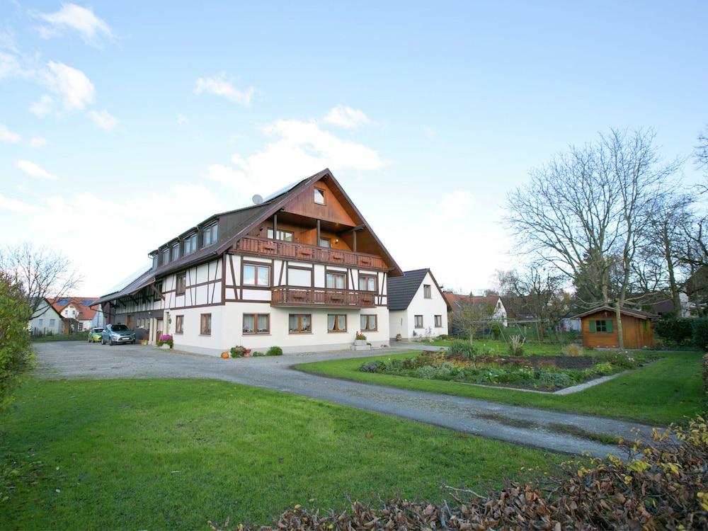 Spacious Apartment Near Lake Constance With Covered Balcony - Meersburg