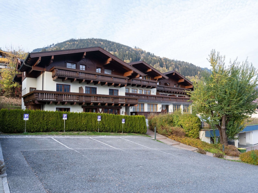 Luxurious Apartment In Furth With Pool - Kaprun