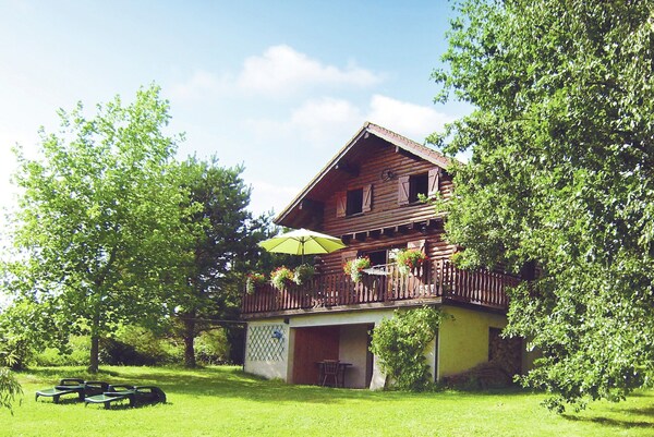 Spacious Chalet For 4 In Hommert - Lorraine