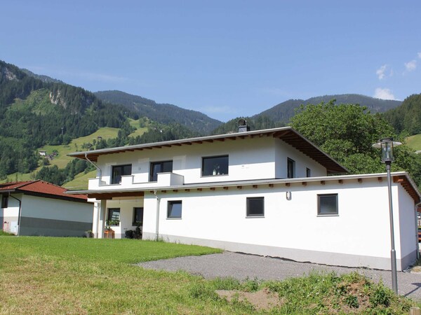 Apartment In Mayrhofen With Garden - Schwendau