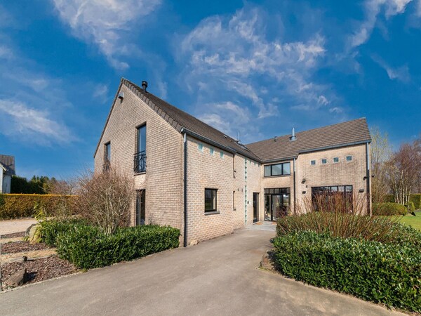 Luxury Villa In Sourbrodt - Nationalpark Eifel