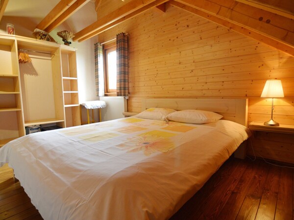 Affluent Chalet In Septon With Whirlpool, Sauna, Hot Tub - Durbuy