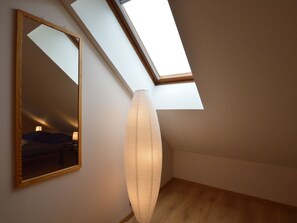 Casa | 5 quartos, com mobília individualizada, berço de viagem 