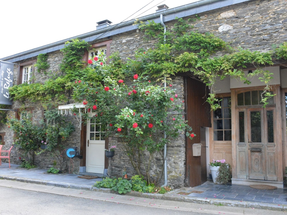 Cozy Holiday Home In Bièvre With Hot Tub - Bouillon