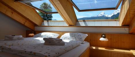 Casa | 5 quartos, individualmente mobiliados, roupa de cama