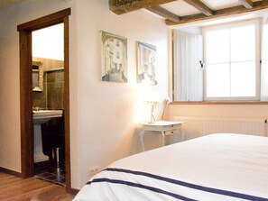 Casa | 4 quartos, com mobília individualizada, roupa de cama fornecida