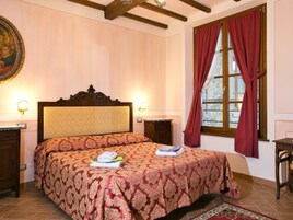 Casa de campo | 2 quartos, individualmente mobiliados, ferros/tábuas de passar roupa