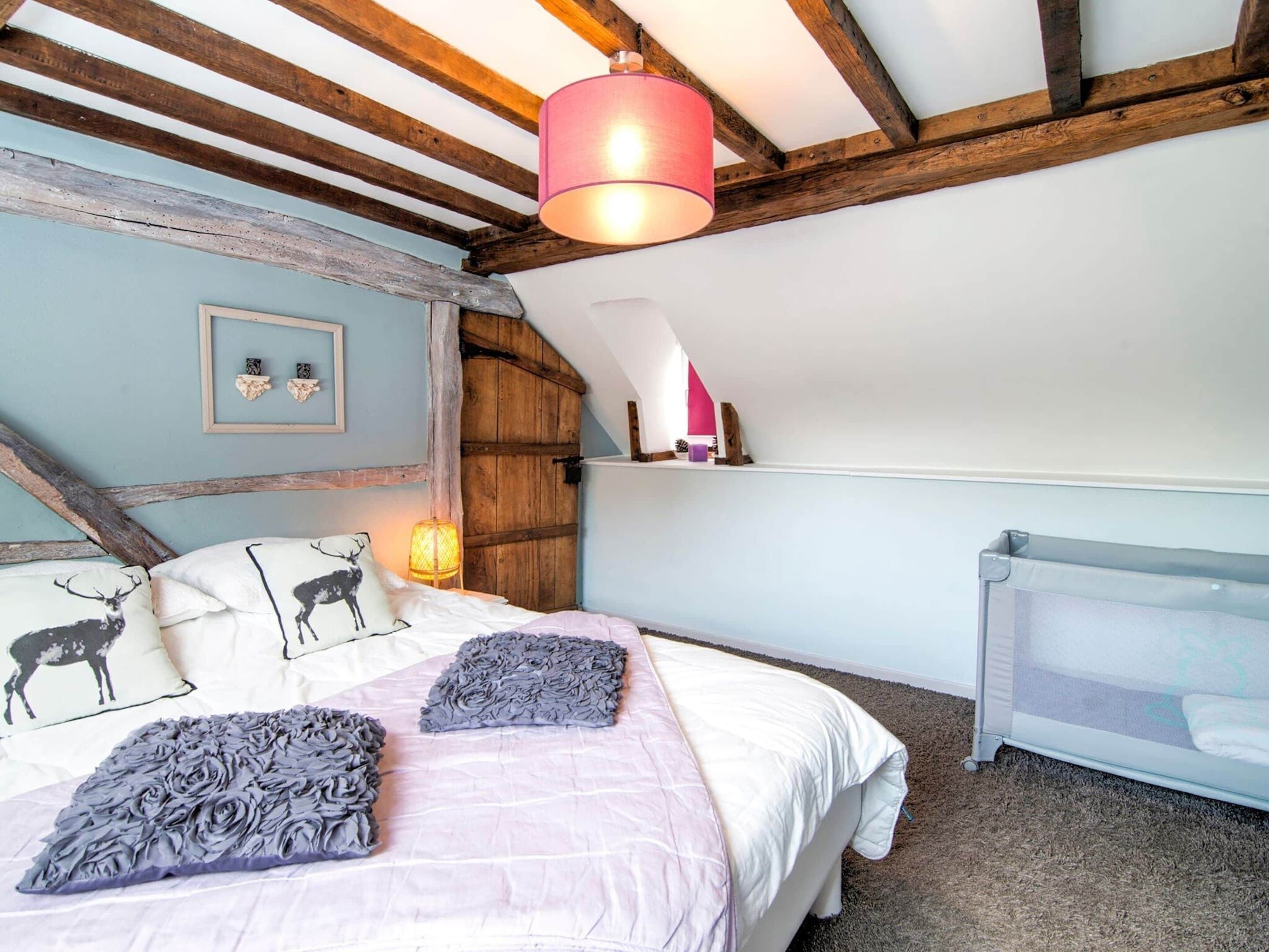 Casa de campo | 2 quartos, individualmente mobiliados, berço de viagem, roupa de cama