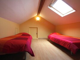 Apartamento | 2 quartos, com mobília individualizada, roupa de cama fornecida 