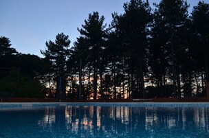 Piscina exterior sazonal 