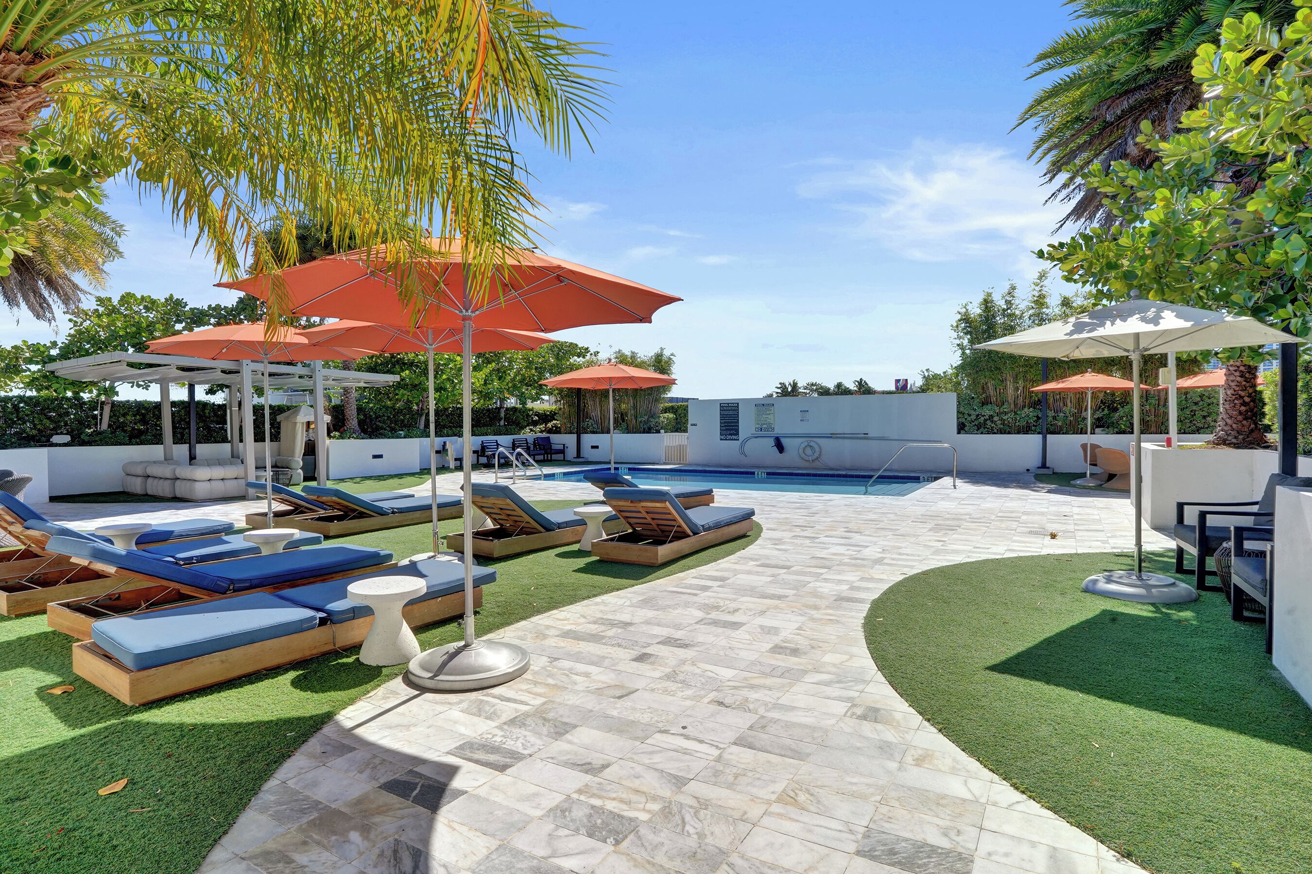 Apartamento Empresarial, 3 quartos, cozinha, Vista para a cidade | Piscina | Piscina exterior 