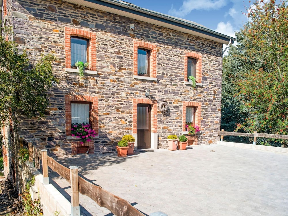 Holiday Home In Lierneux With Garden - Vielsalm