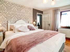 Casa | 4 quartos, individualmente mobiliados, ferros/tábuas de passar roupa