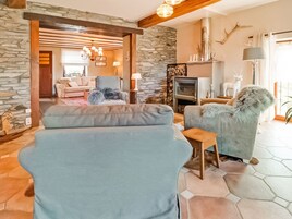 Casa | Área de estar | TV, lareira