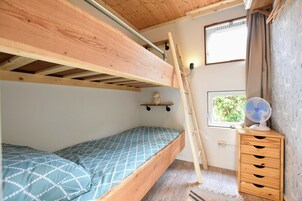 Chalé | 2 quartos, com mobília individualizada, roupa de cama fornecida 