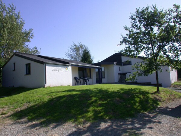 Sunny Cottage With Pool - Yvoir