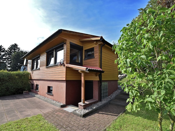 Holiday Home With Private Garden - Waltershausen