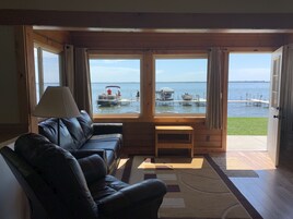 Casa de campo (2-bed lakeside cottage) | Wi-Fi de cortesia, roupa de cama