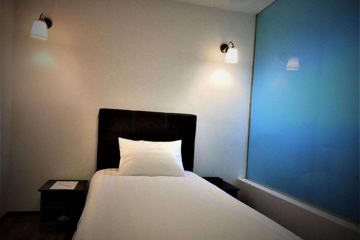 Cortinas/cortinados opacos, quartos insonorizados, Wi-fi grátis