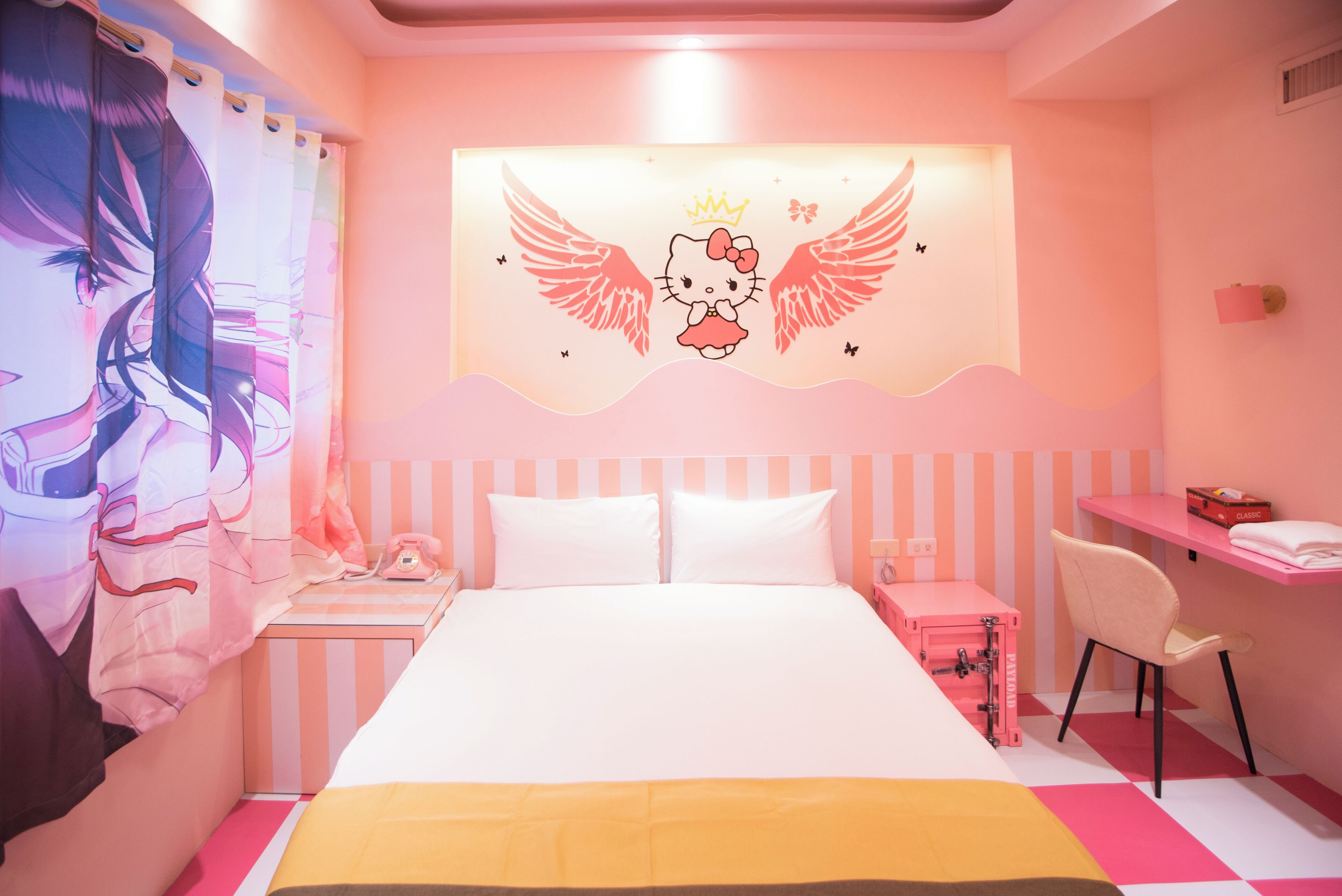 Quarto casal com design assinado | Escrivaninha, cortinas blackout, Wi-Fi de cortesia, roupa de cama