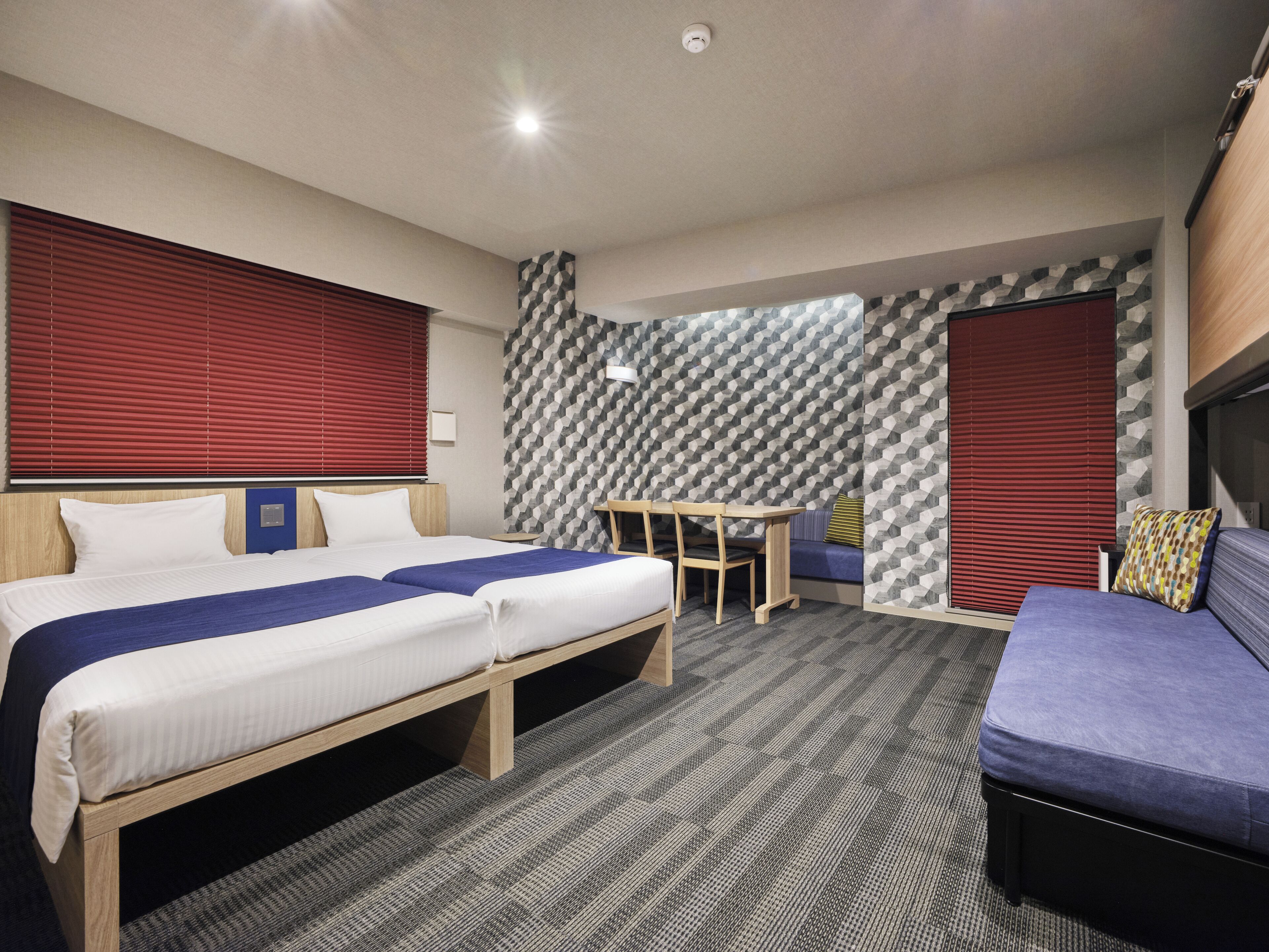 Cofres nos quartos, ferros/tábuas de passar roupa, Wi-Fi de cortesia