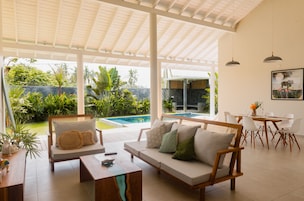 Vila design | Área de estar | TV LED 20 polegadas com canais a cabo, TV, Netflix