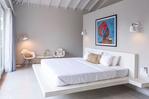 Vila, 3 quartos, piscina particular | 3 quartos, roupas de cama antialérgicas, cofres nos quartos