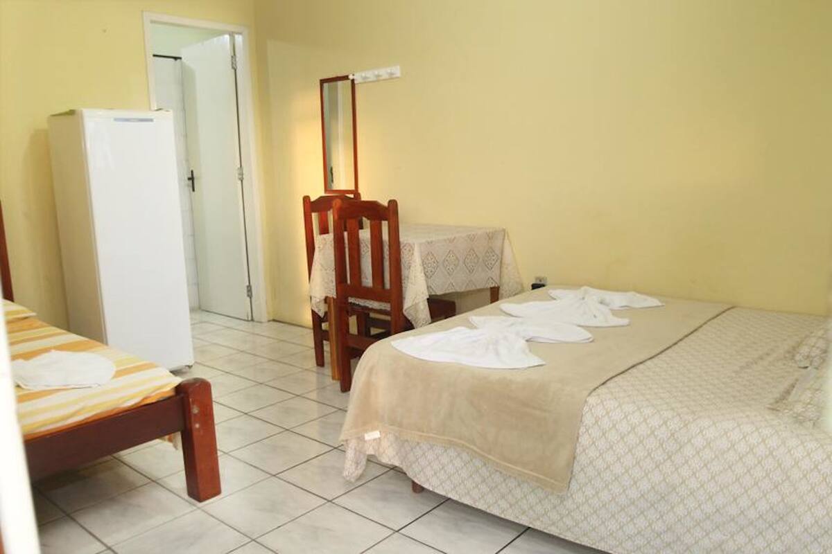 Quarto família, várias camas | Wi-Fi de cortesia
