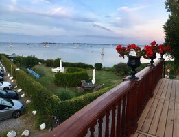 Quarto casal superior, banheiro compartilhado | Terraço/pátio