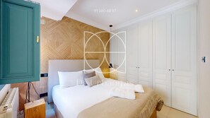 Penthouse Deluxe, 2 quartos | Roupa hipoalergénica, edredões de penas, com decoração personalizada 