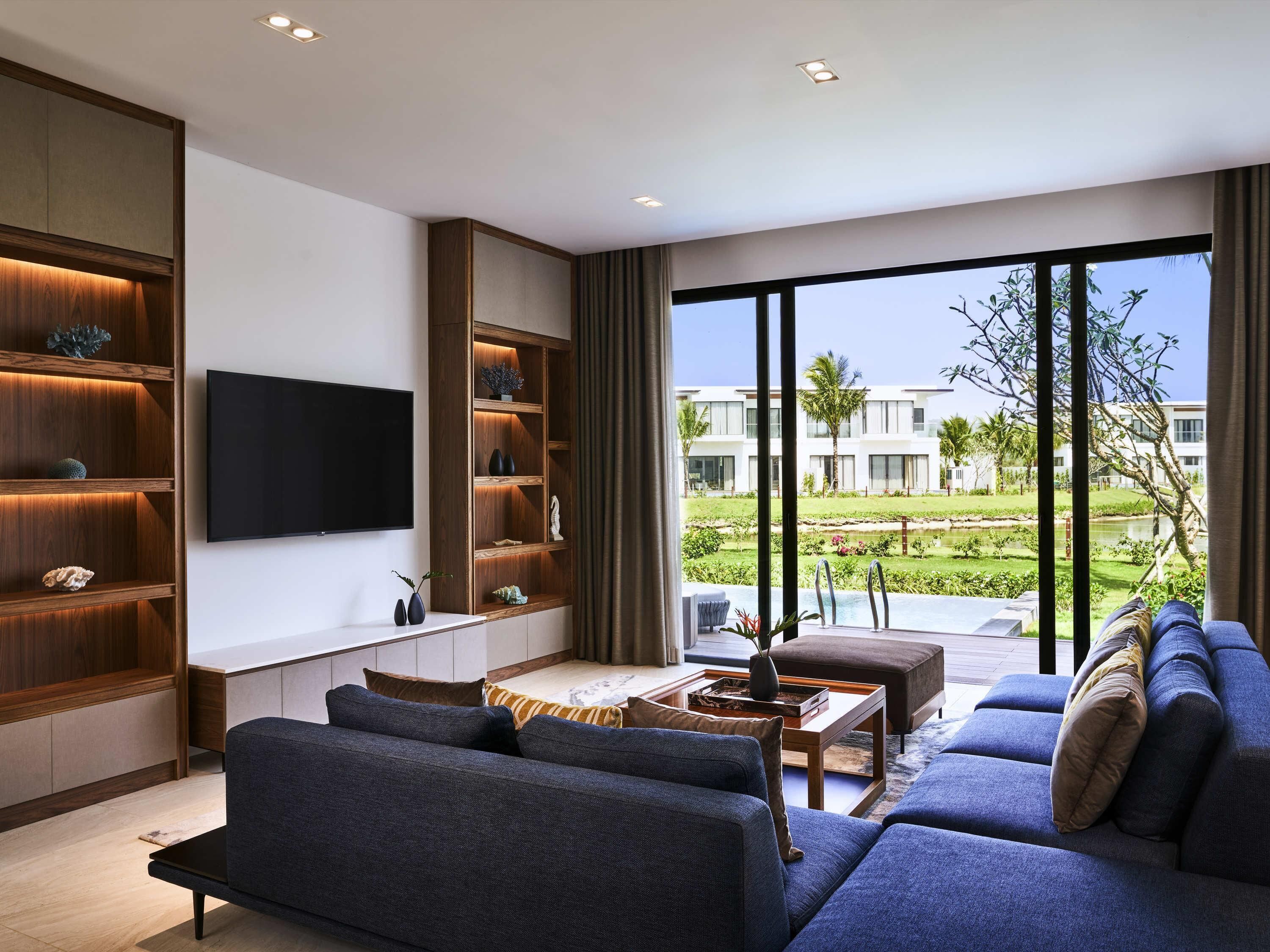 Villa, 3 quartos, piscina privativa, vista para o lago | Minibar, cofre com capacidade para portátil 