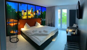 Quarto Duplo, terraço | Cofre no quarto, secretária