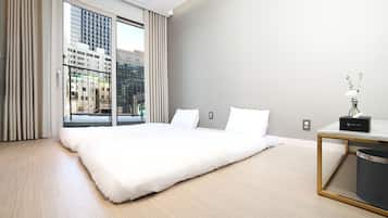 Cortinas/cortinados opacos, quartos insonorizados, Wi-fi grátis