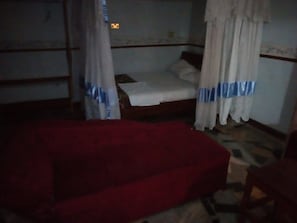 Quarto Deluxe | Secretária, Wi-fi grátis, roupa de cama fornecida