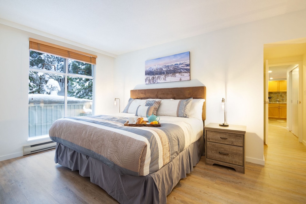 True Ski-in/ski-out: 2br/ba With Pool & Hot Tub - Whistler Blackcomb