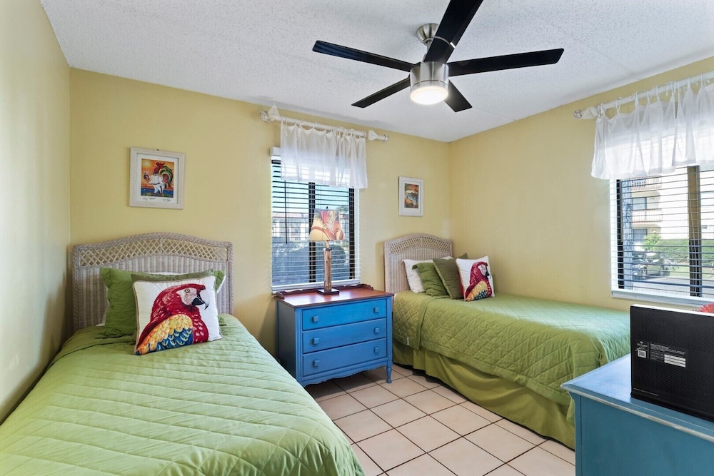 5124 Ocean Front 1st Floor - Crescent Beach, FL