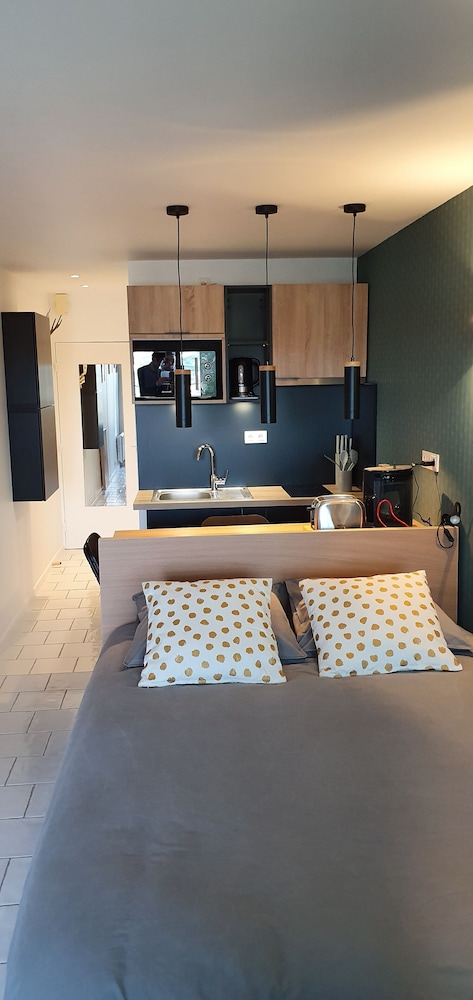 Perros, Full Sea View, Renovated Studio Facing Trestraou Beach - Perros-Guirec