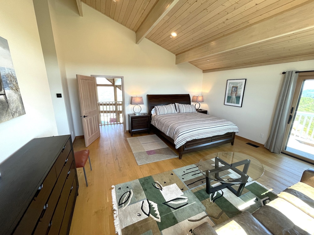 Casa Loma - The Best Napa Valley Views At An Amazing, Modern 35 Acre Estate - Calistoga, CA