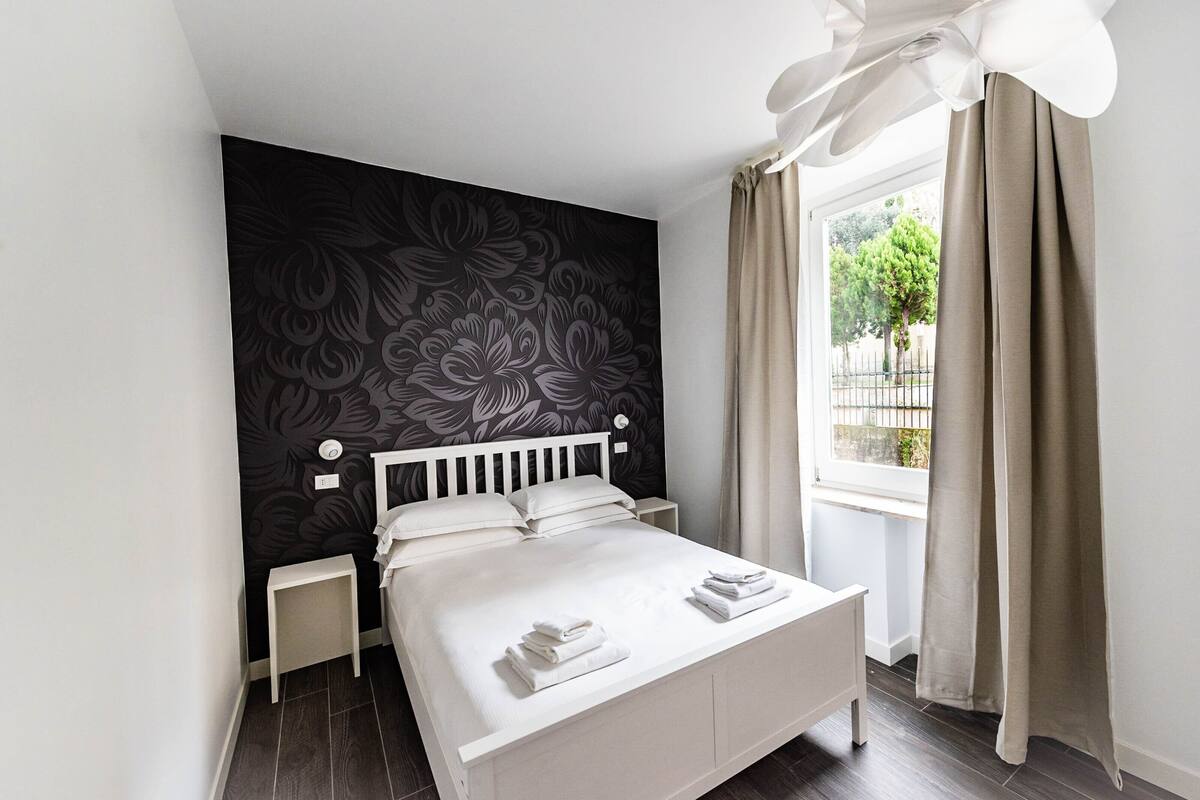 Quarto Duplo | Roupa de alta qualidade, secretária