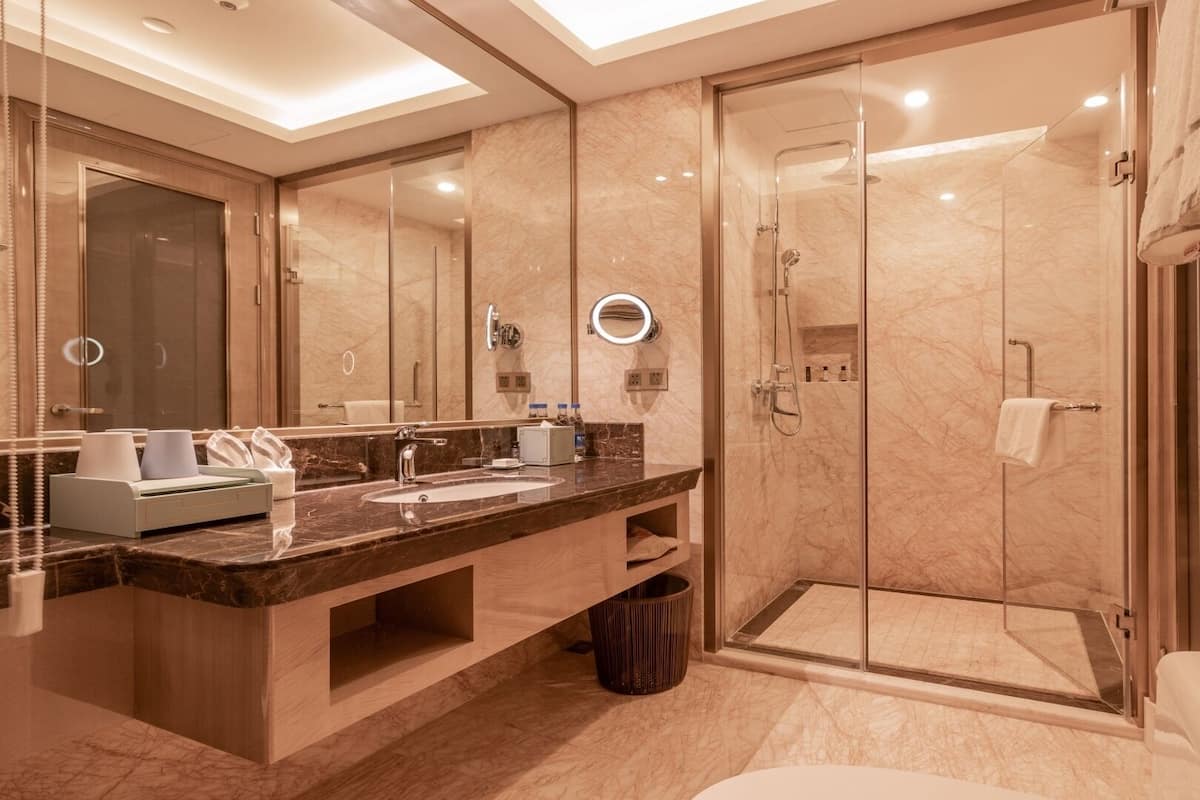 Quarto Twin Standard | 1 quarto, minibar, cofre no quarto, secretária