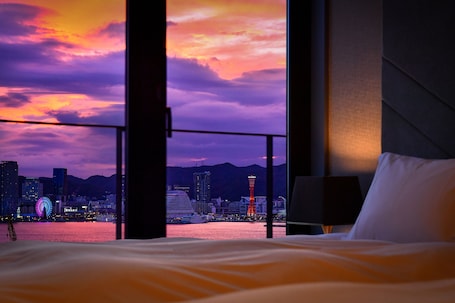 Vista do quarto. Centurion Hotel & Spa Vintage Kobe
