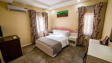 Suite Clássica | 1 quarto, cofre no quarto, com decoração personalizada