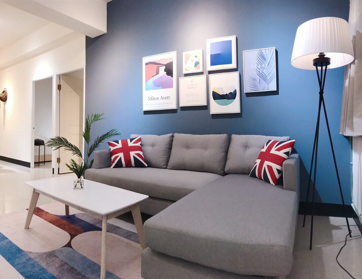 Apartamento Gallery (F201) | Com decoração personalizada, com mobília individualizada, secretária 